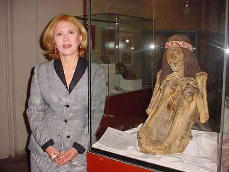 Galeria de Fotos - Viajes / Con momia de la Cultura Paracas, Museo del ...